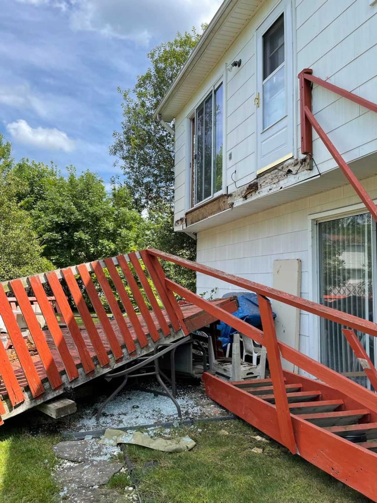 Man Injured In Deck Collapse At Hudson Valley Home, Police Say | Mount ...