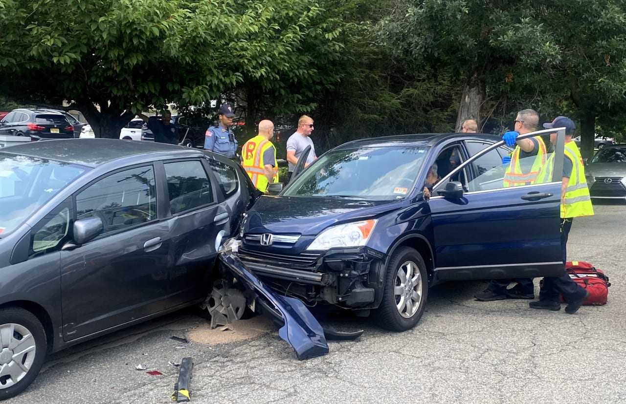 Suv Slams Into Parked Cars In Ridgewood Ridgewood Daily Voice