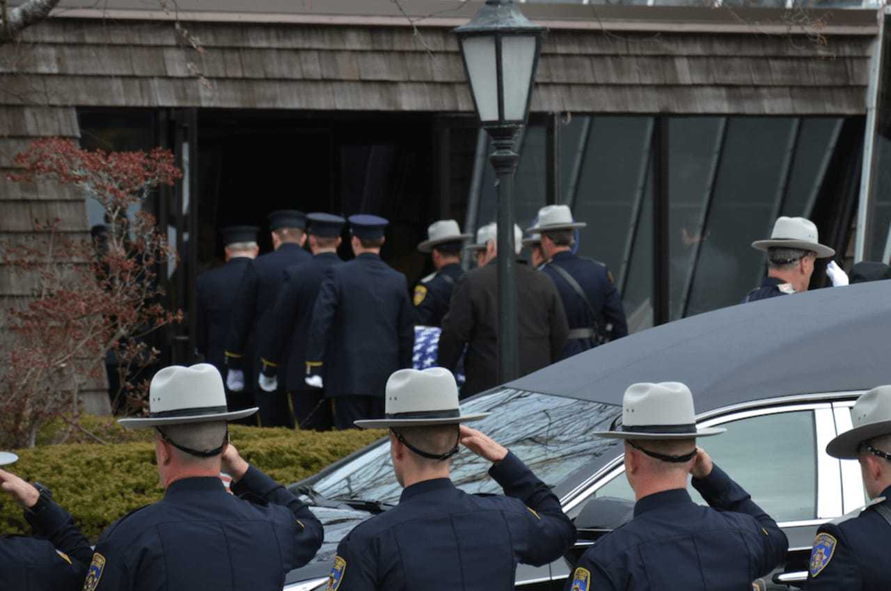 Law-Enforcement Officers Pay Respects To Putnam Undersheriff Peter ... Law-Enforcement Officers Pay Respects To Putnam Undersheriff Peter ...