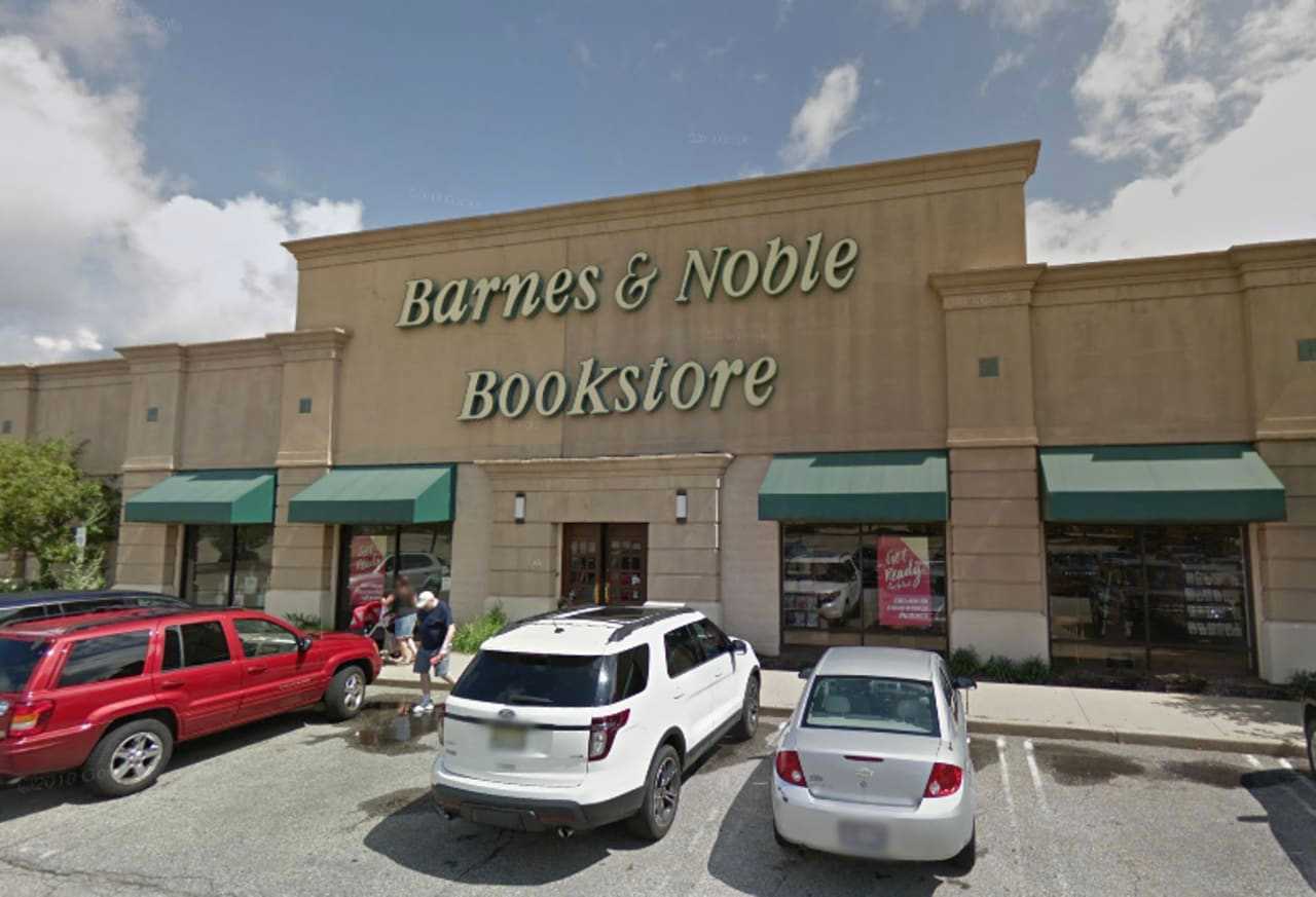 Roxbury Barnes & Noble Bookstore Closes After 26 Years, Nixes Ledgewood ...