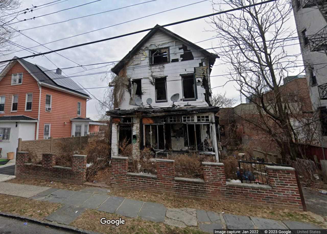 City Demolishes 'Zombie Property' With Multiple Fire Incidents In Mount ...