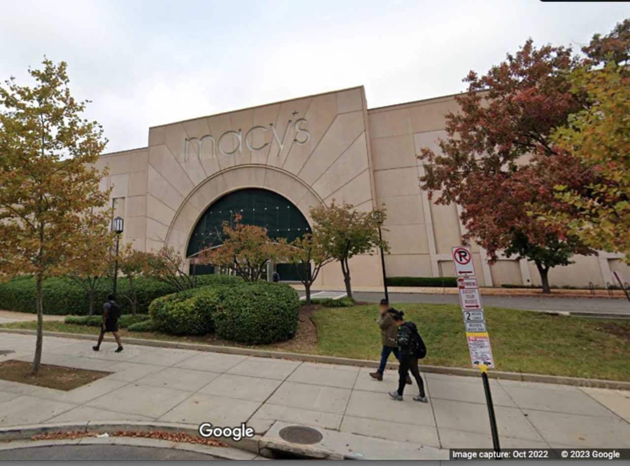Maryland Mom's Illegally-Parked Car Towed From Pentagon City Mall With ... Maryland Mom's Illegally-Parked Car Towed From Pentagon City Mall With ...