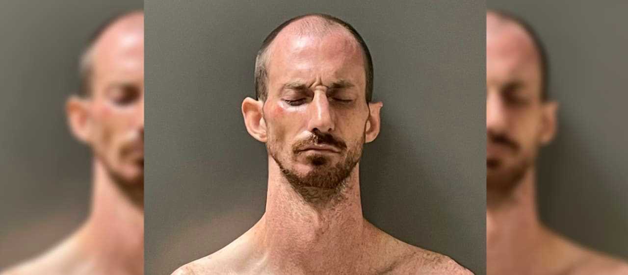 Bank Robber Takes A Moment To Himself During Mugshot In Montgomery ... Bank Robber Takes A Moment To Himself During Mugshot In Montgomery ...