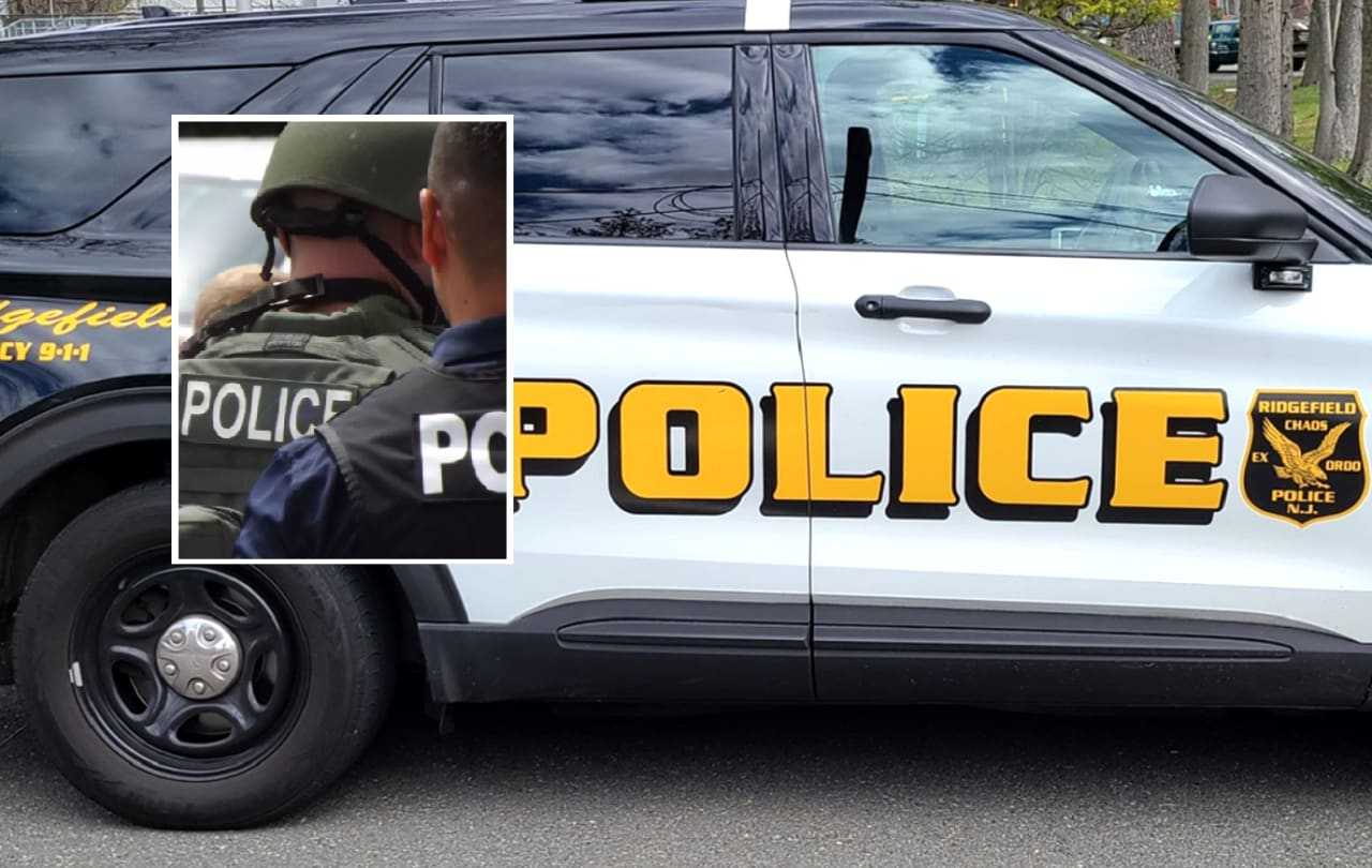 Swat Standoff Barricaded Ridgefield Man Seized With Knives Grenade