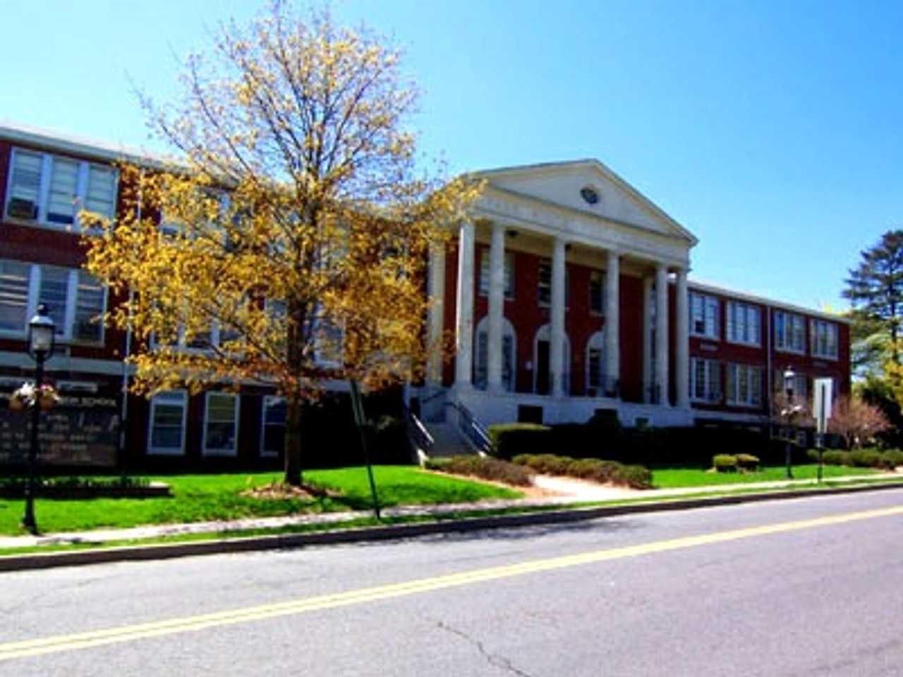 Online Threat To Park Ridge High School Staffer Brings SWAT Units ...