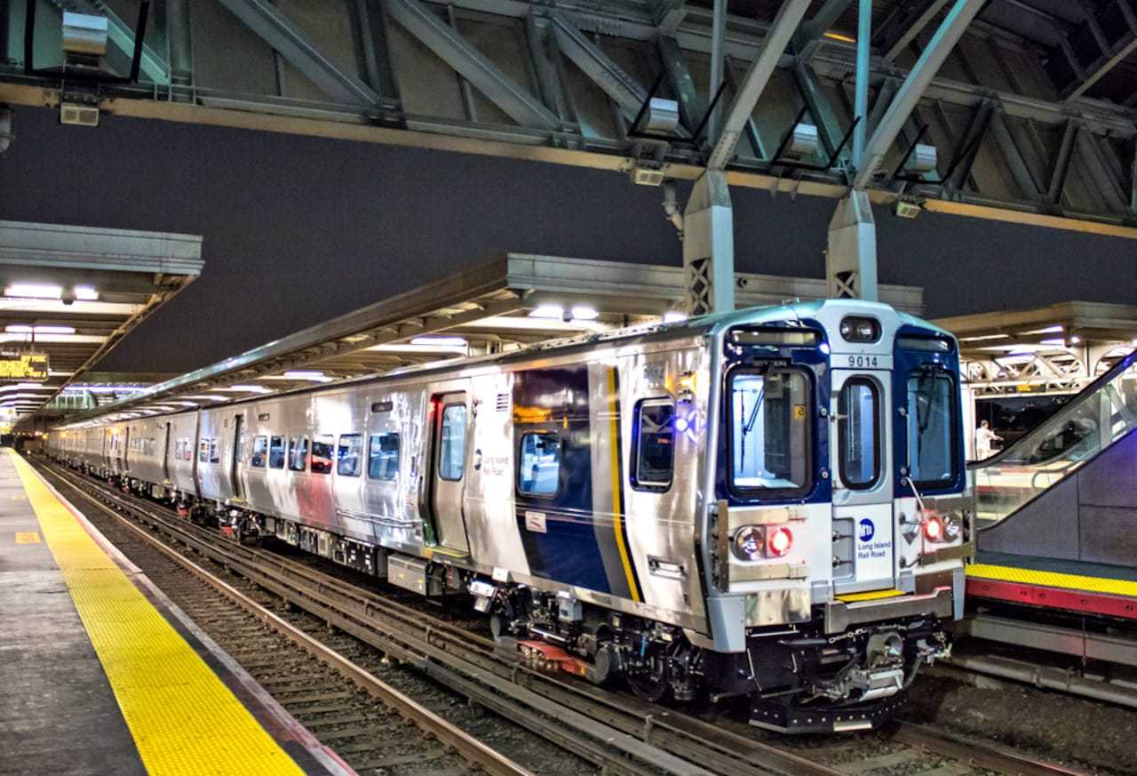 MTA Bans Alcohol On LIRR, Metro-North Trains For SantaCon | Suffolk ...
